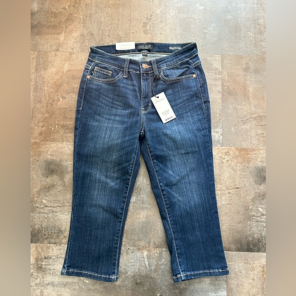 Judy Blue | Jeans | Nwt Judy Blue Mid Rise Ellie Capri | Poshmark